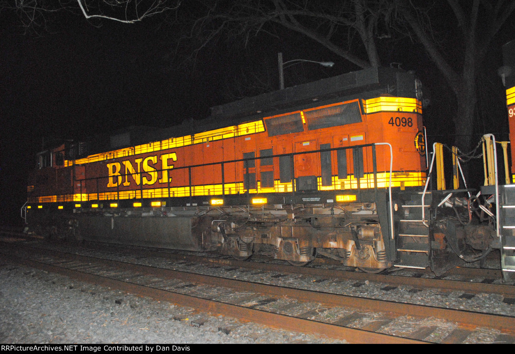 BNSF C44-9W 4098 leads 39G